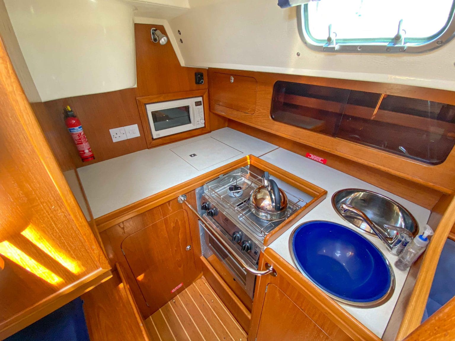 2007 Sadler 290 Sailing Yacht | Parker Adams Boat Sales