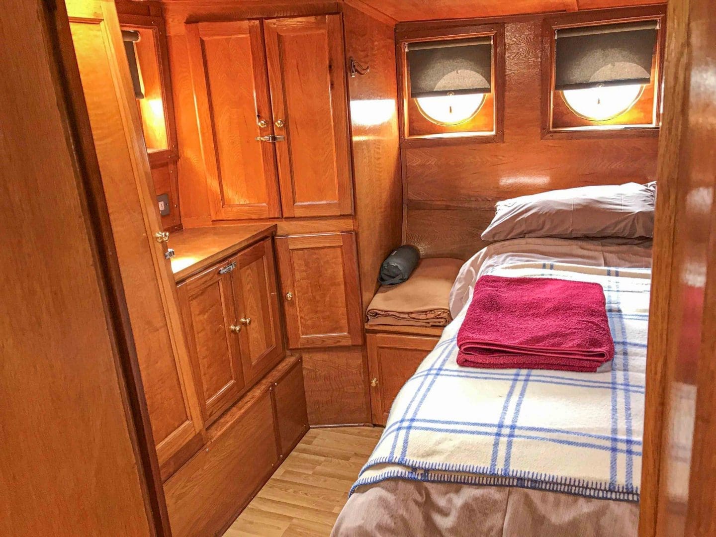 2007 Coaster 49 similar to dutch barge - RLL Boats / Nick Branson ...