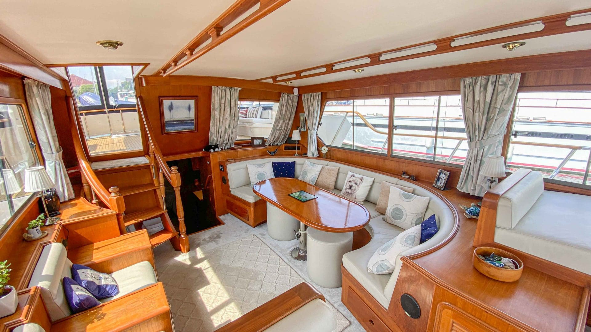 1994 – Trader 54 Sundeck with Twin V8 Caterpillar engines | Parker ...