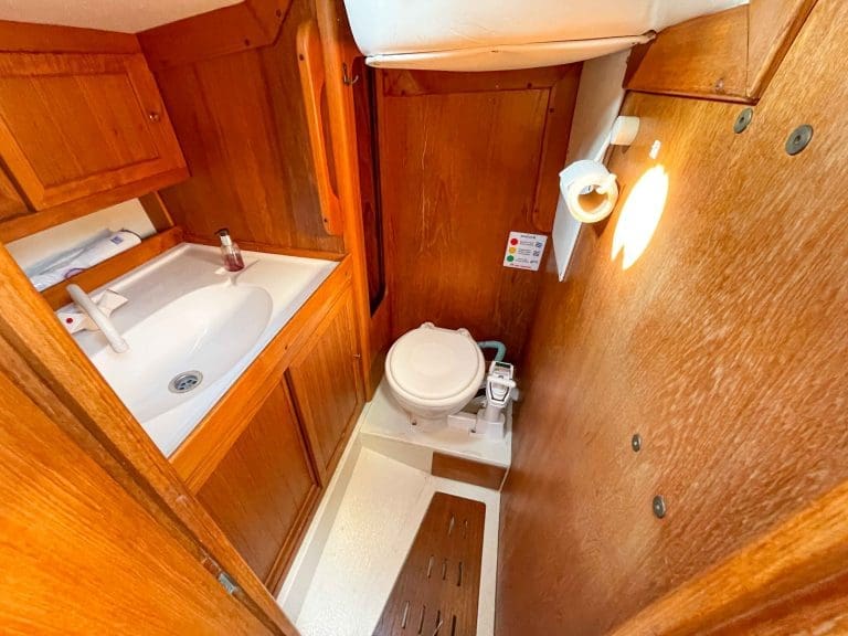 1988 Granada 34 Sailing Boat with Volvo Penta 2002 Engine | Parker ...