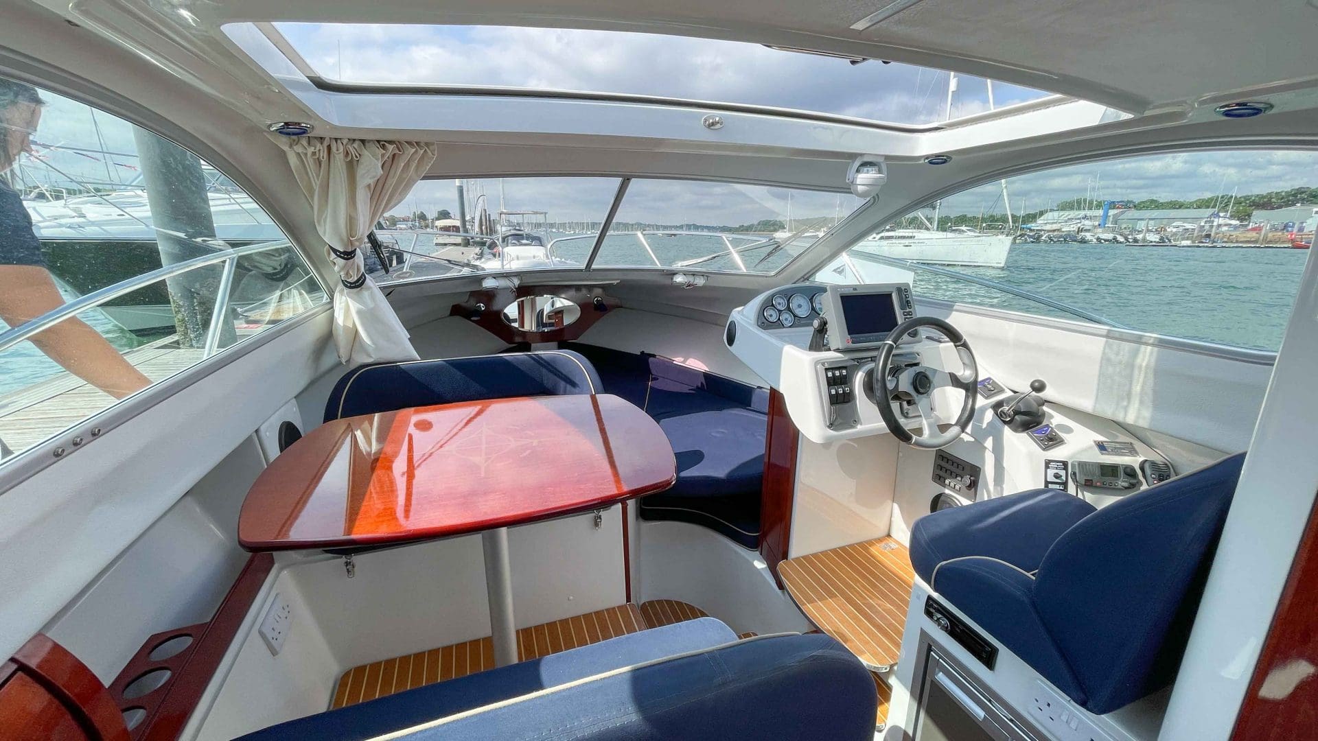 2007 - Finmaster 7600 Sports | Parker Adams Boat Sales