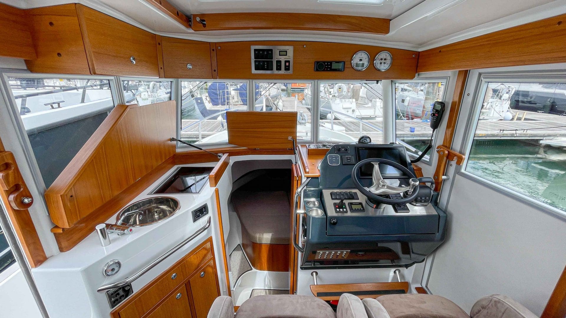 2018 – Sargo 28 with Volvo Penta D6 370 Engine - Parker Adams Boat Sales