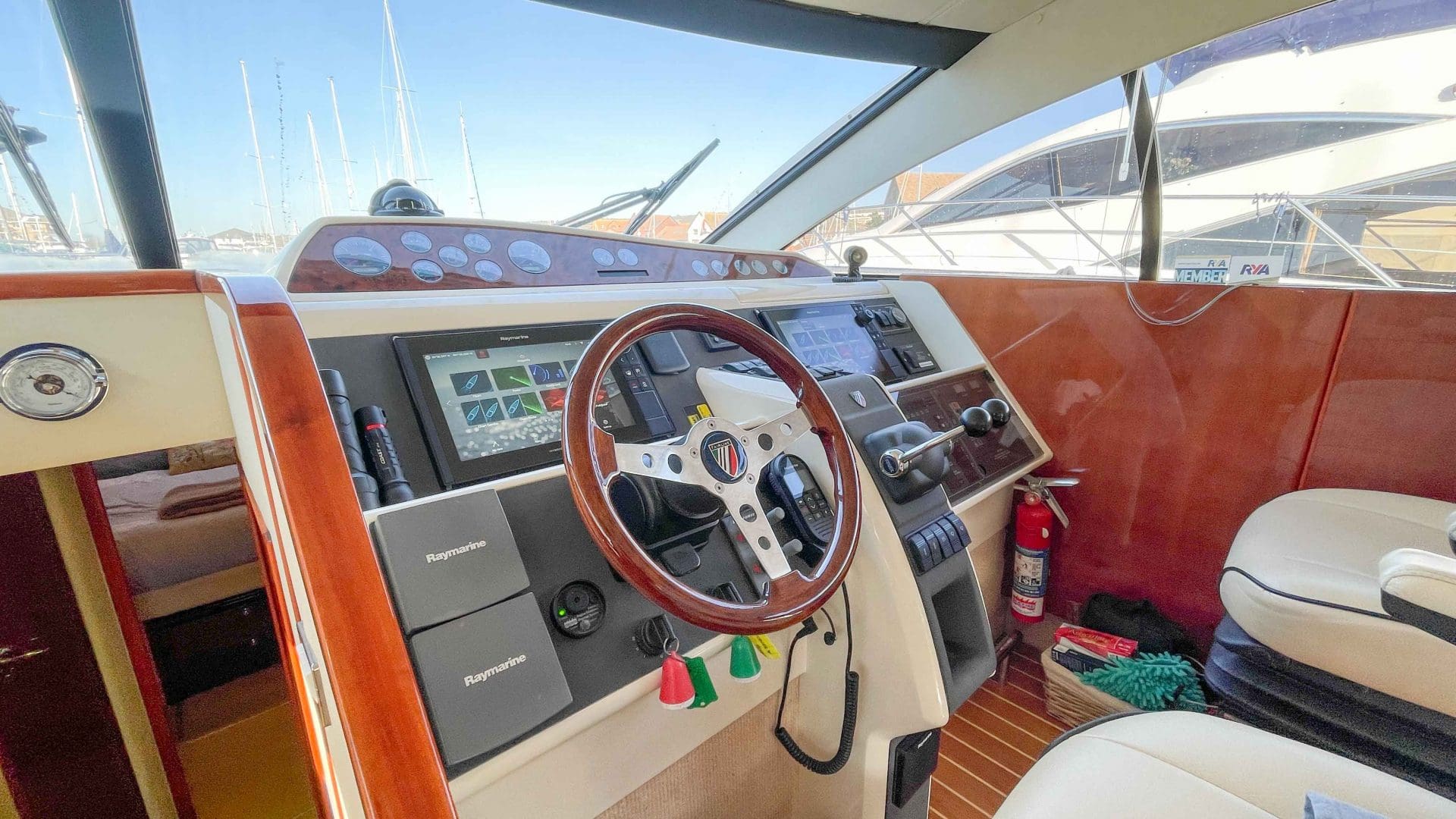 2006 – Fairline Phantom 46 with twin D9-500 engines | Parker Adams Boat ...