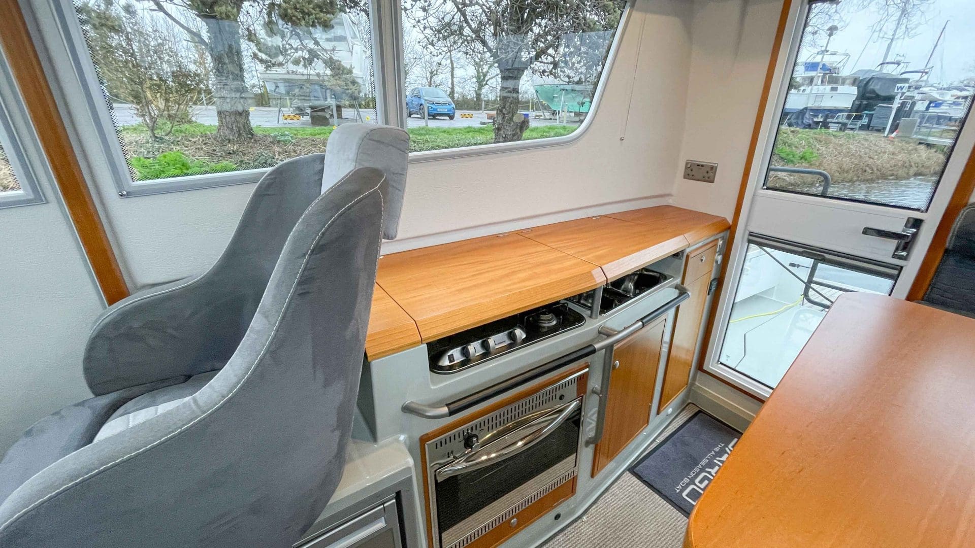 2020 – Sargo 31 Explorer with a Volvo Penta D6 - 440 engine | Parker ...