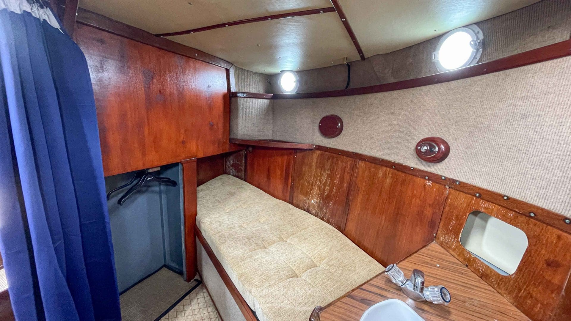 1981 - Colvic Watson 32 | Parker Adams Boat Sales