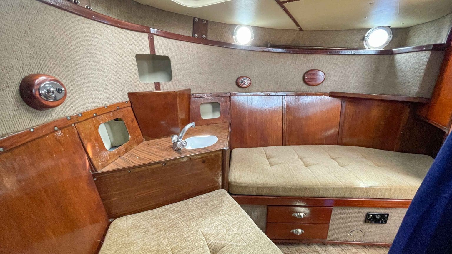 1981 - Colvic Watson 32 | Parker Adams Boat Sales