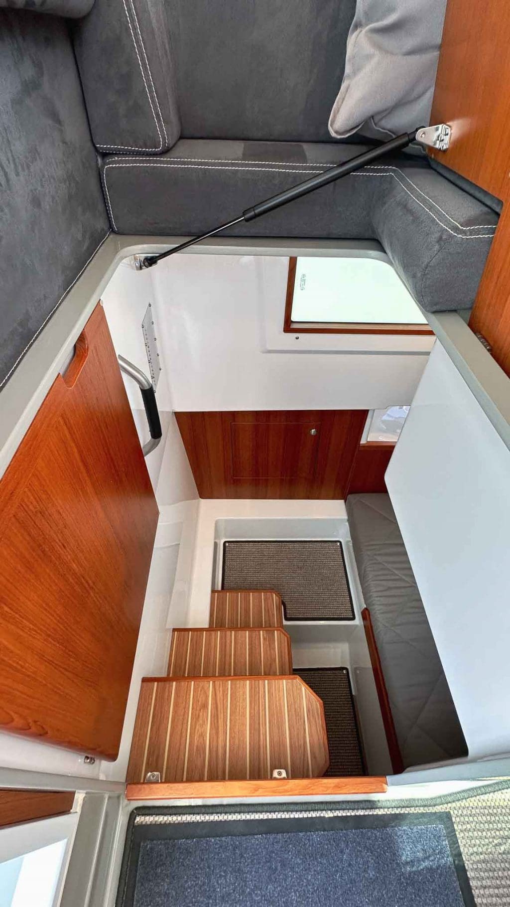 2021 – Sargo 31 Explorer with a Volvo Penta D6 - 400 engine | Parker ...