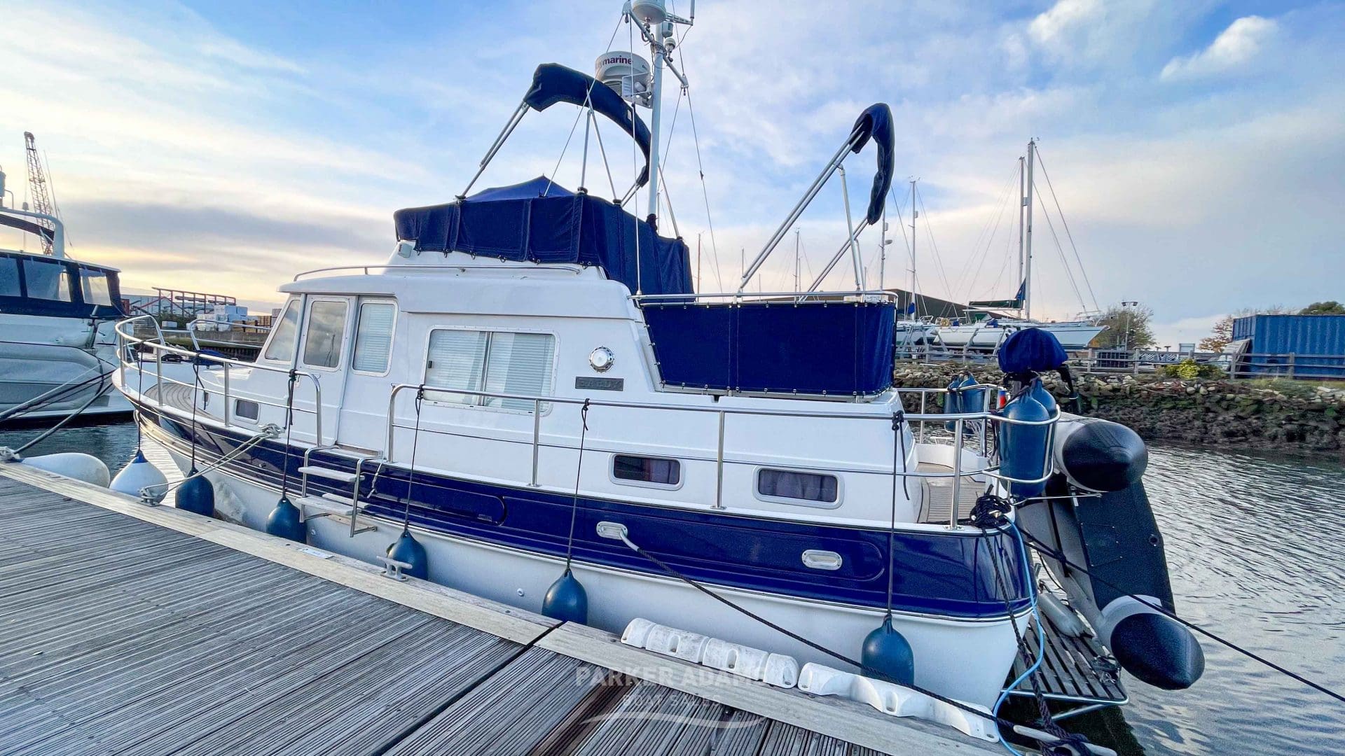 1998 – Hardy Commodore 36 with Twin 225hp Perkins Sabre engines ...