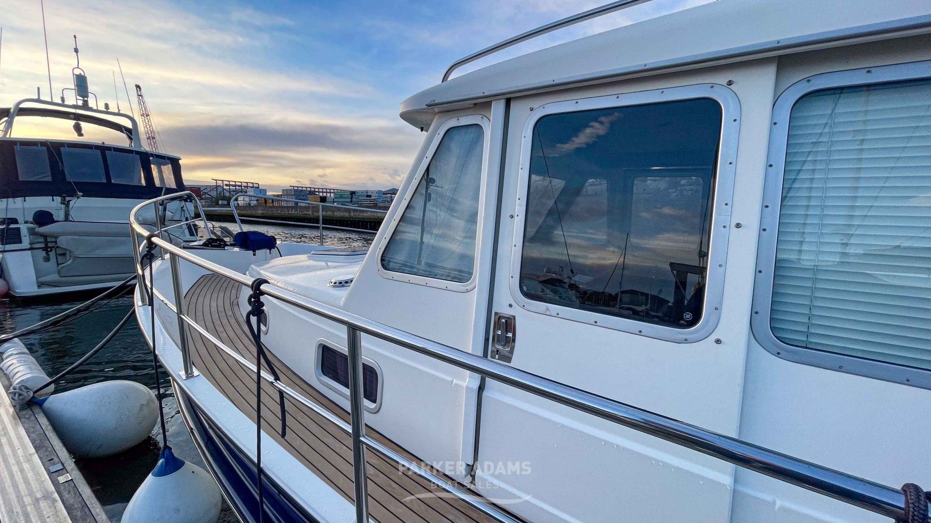 1998 – Hardy Commodore 36 with Twin 225hp Perkins Sabre engines ...