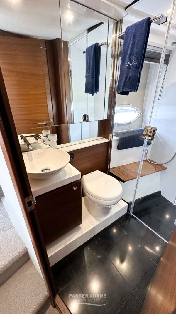 2014 – Princess V39 with twin Volvo Penta D6 – 330 engines | Parker ...