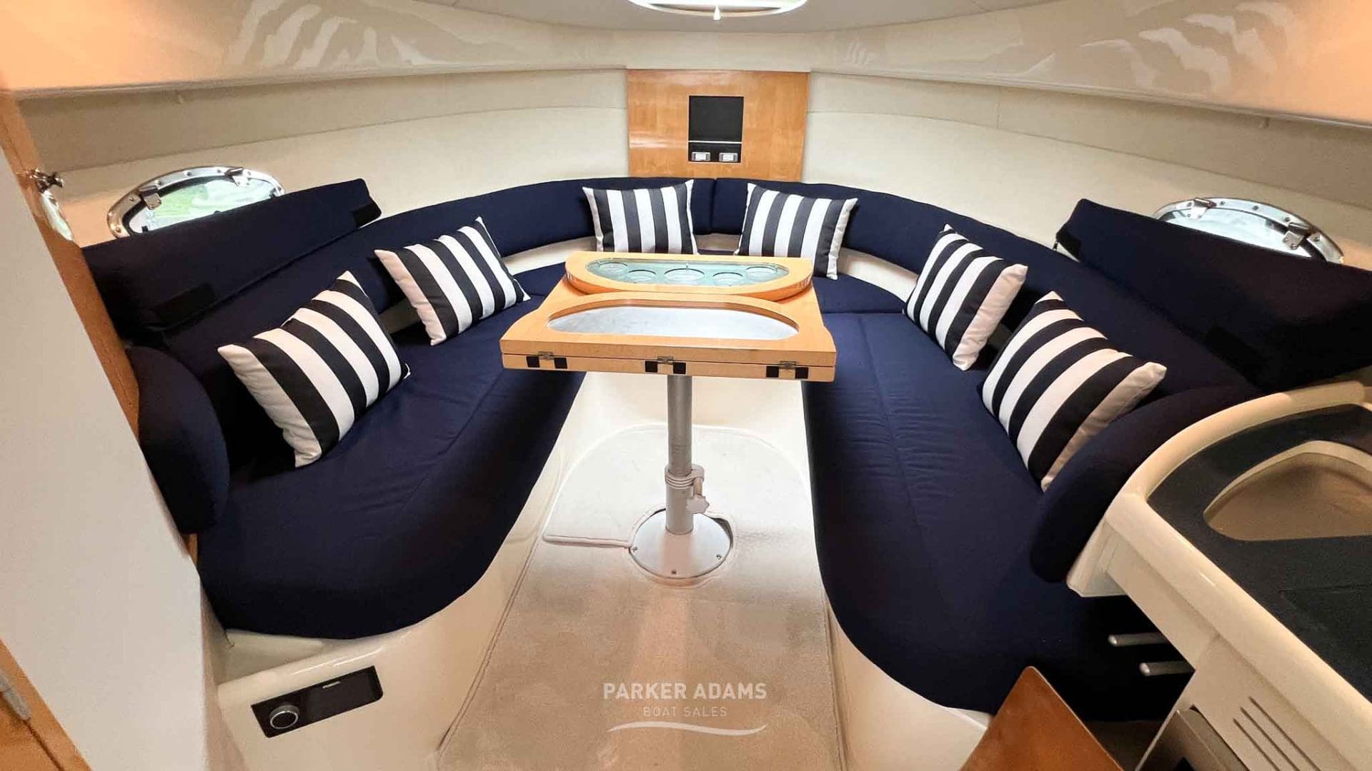 2000 - Fairline Targa 30 with Twin Volvo Penta KAD32 engines | Parker ...